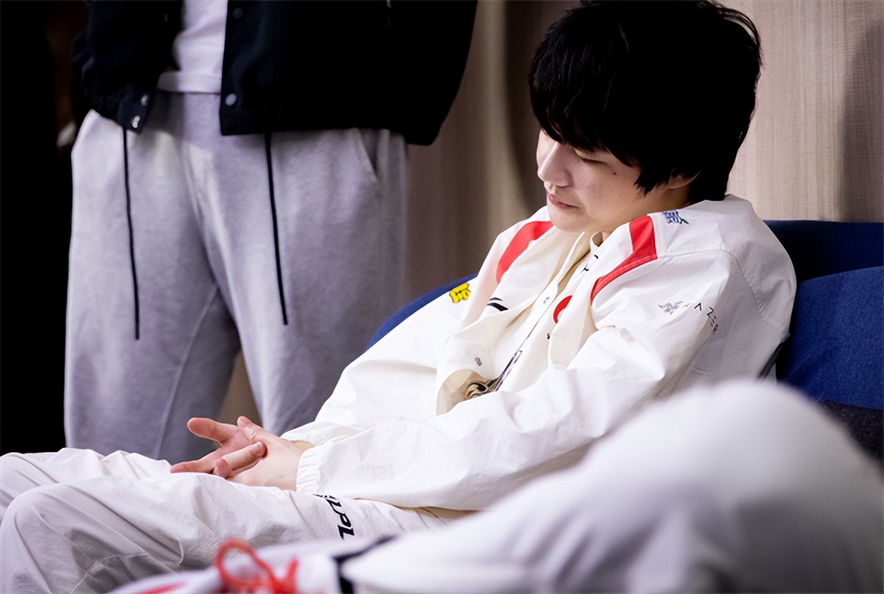 Only 111 days after joining WBG, Xiaohu has already signed 600 copies. No wonder he was shot 3:0 ...