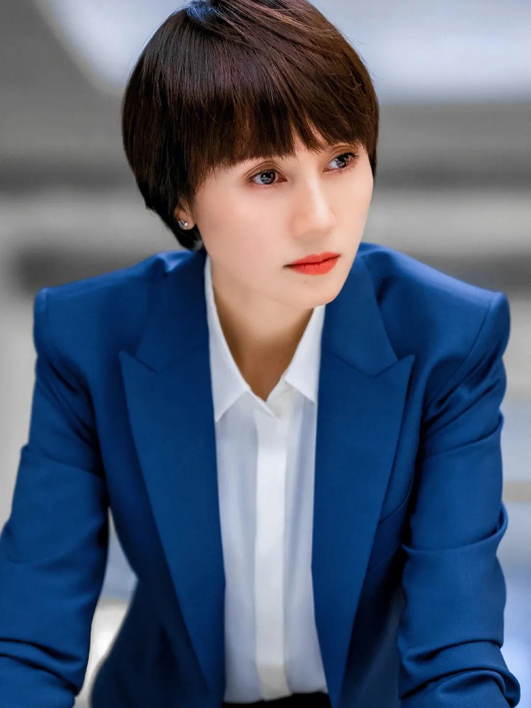 "Battle of the Roses" Yuan Quan with the same style - iMedia
