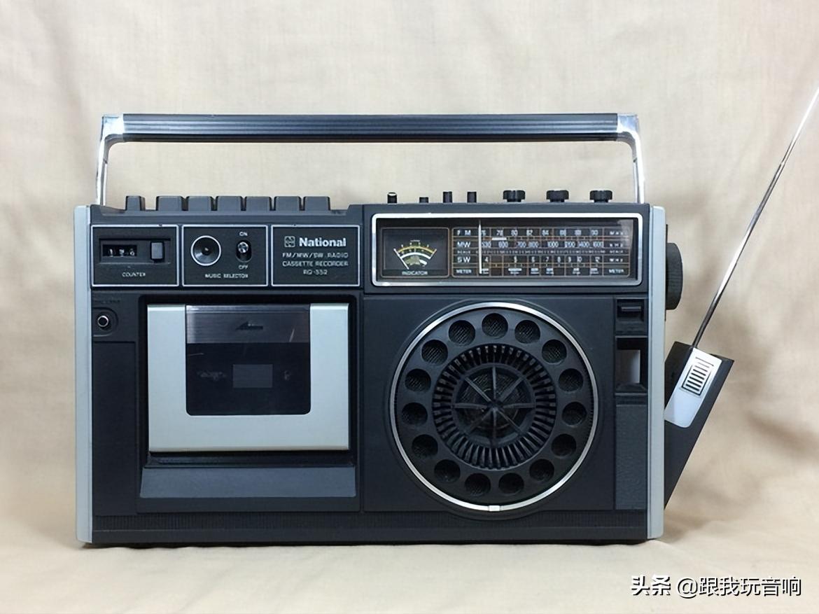 Panasonic National RQ-552 mono radio, cassette recorder, 4-band radio ...