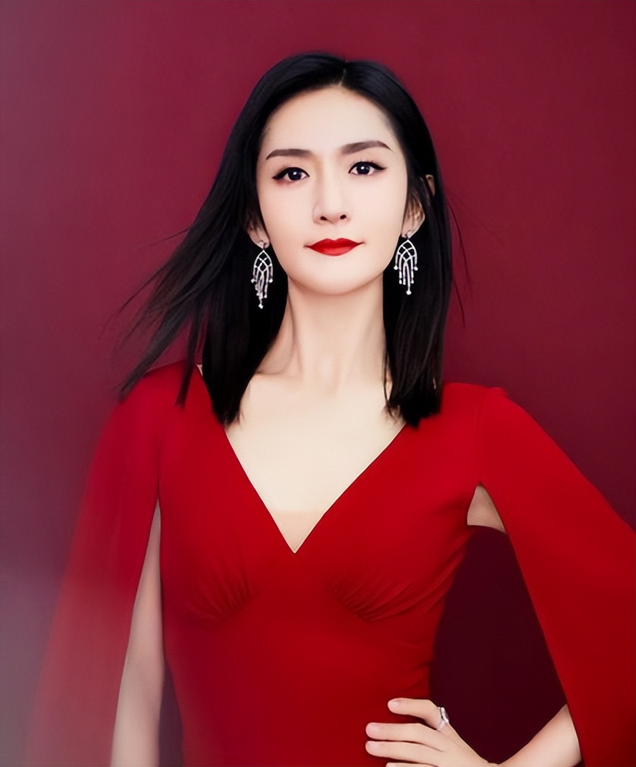 Xie Na's "first stage" is very popular, and her daughter Xiao Naiyin ...