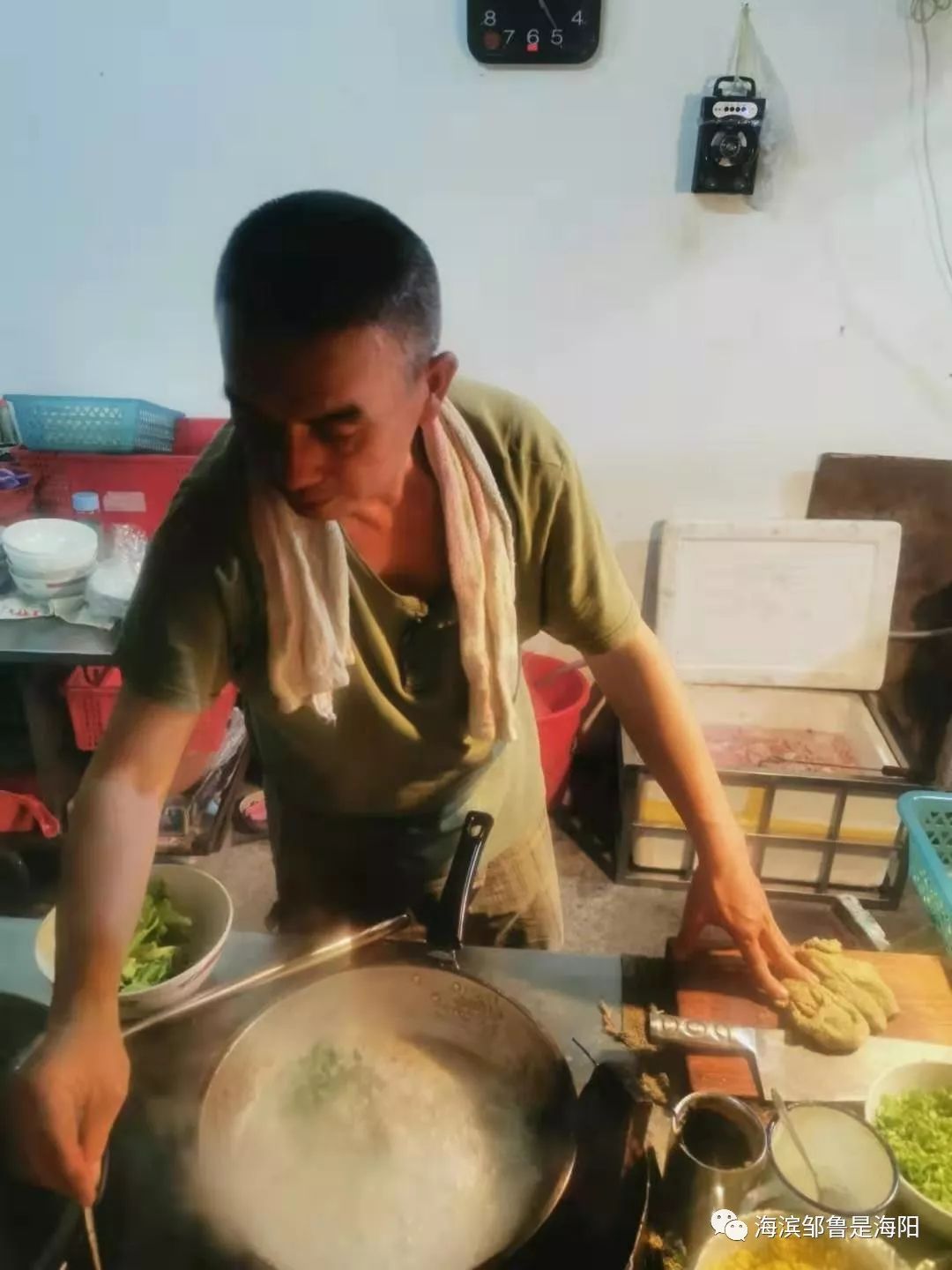 Chaoshan "Dark Cuisine", a large bowl of fish offal, the one who loves ...