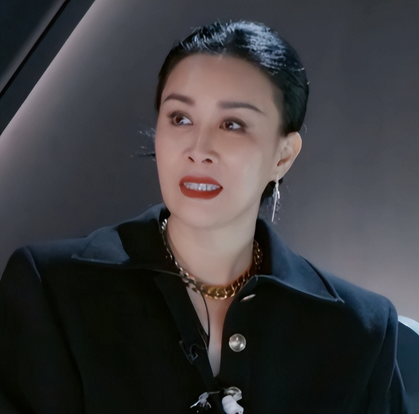 Gu Jianfen commented sharply on Na Ying: she has a good voice and a ...