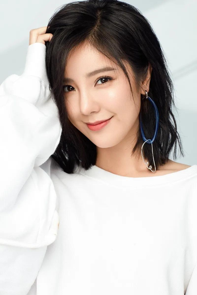 Sweet girl Zhao Yihuan - iNEWS