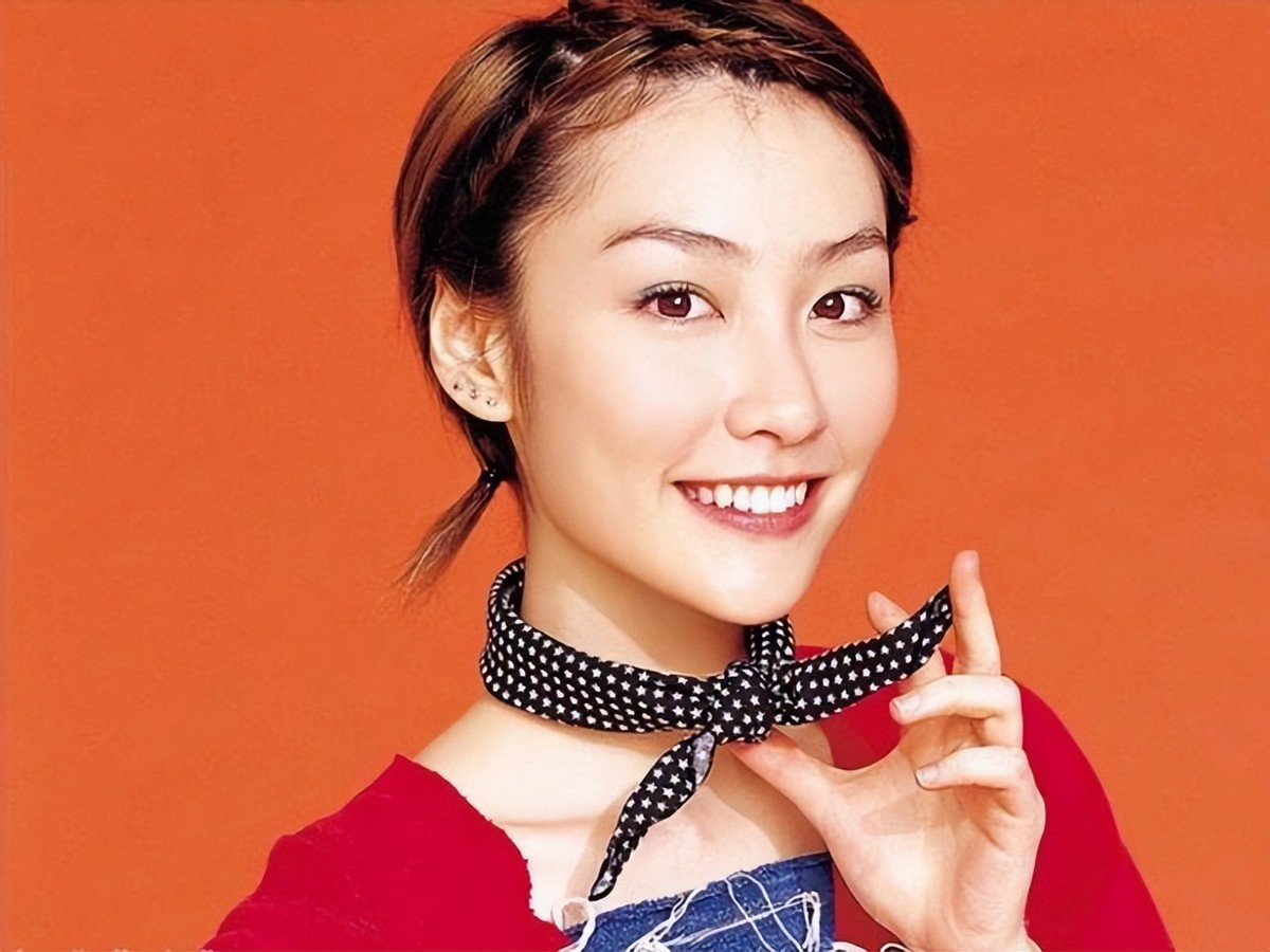 After 14 years of Edison Chen's "Photo Door", Cecilia Cheung brought ...