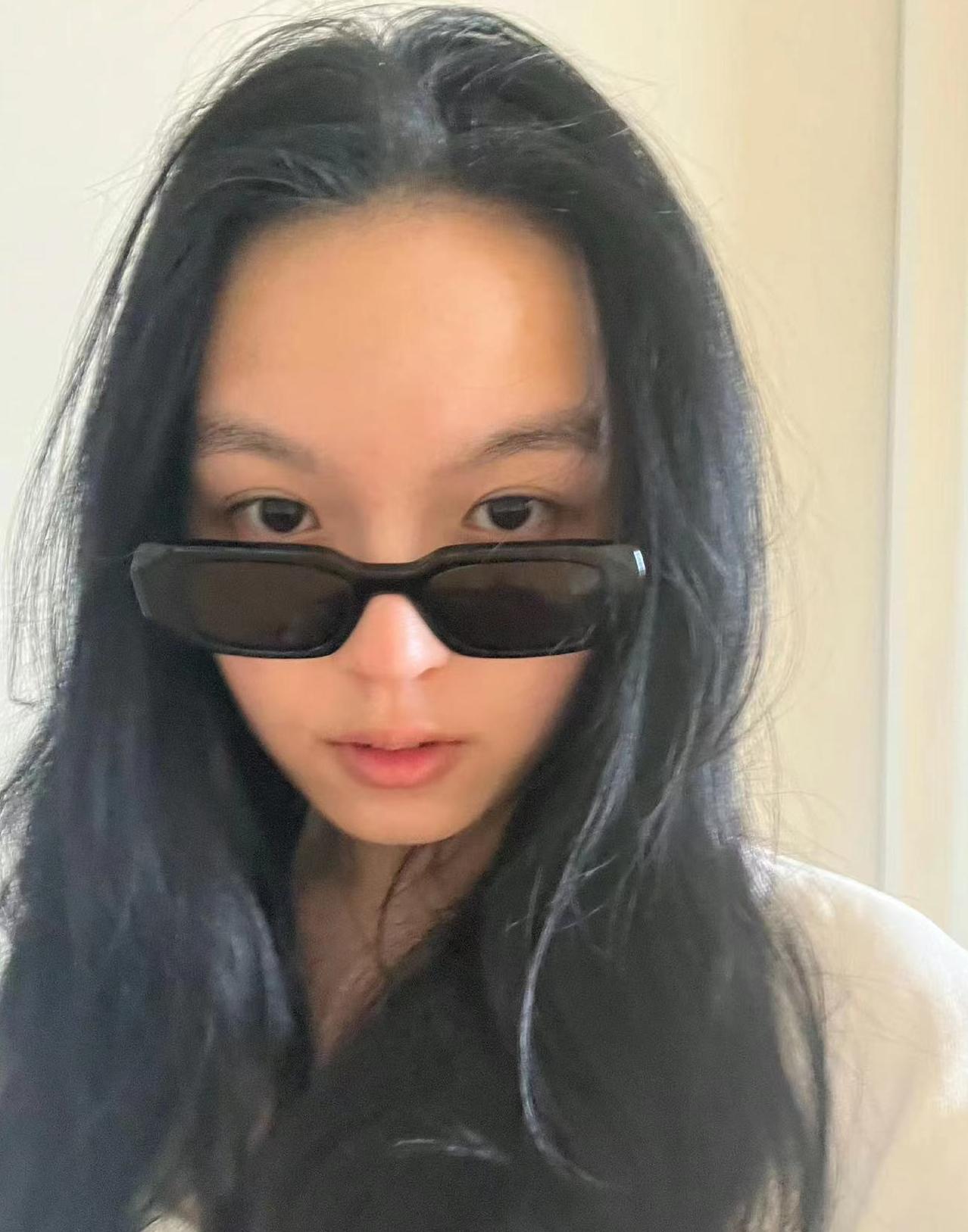 Wang Sicong is accompanied by 5 beauties, Yue Yunpeng and Liu Qiangdong are neighbors, Li Yong's ...