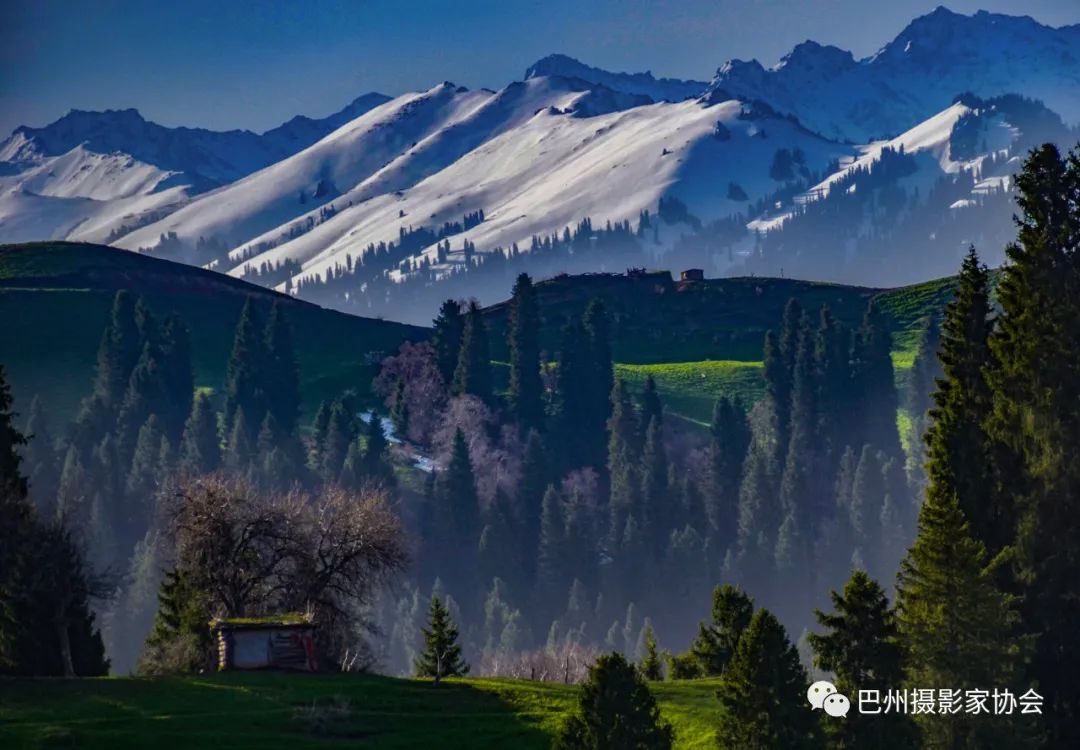 Beautiful Xinjiang in the Lens of Photographer Liu Xiaofen - iNEWS