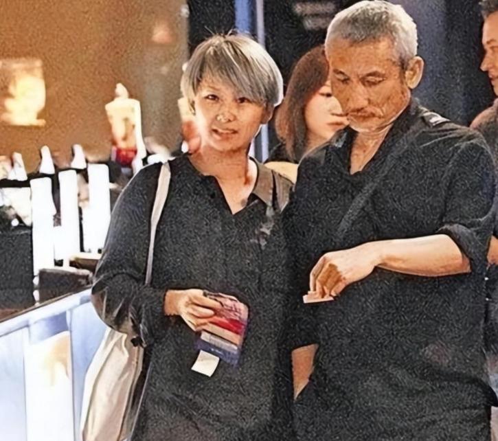 73-year-old Tsui Hark appeared in the hospital causing concern! After the infusion, he looked ...
