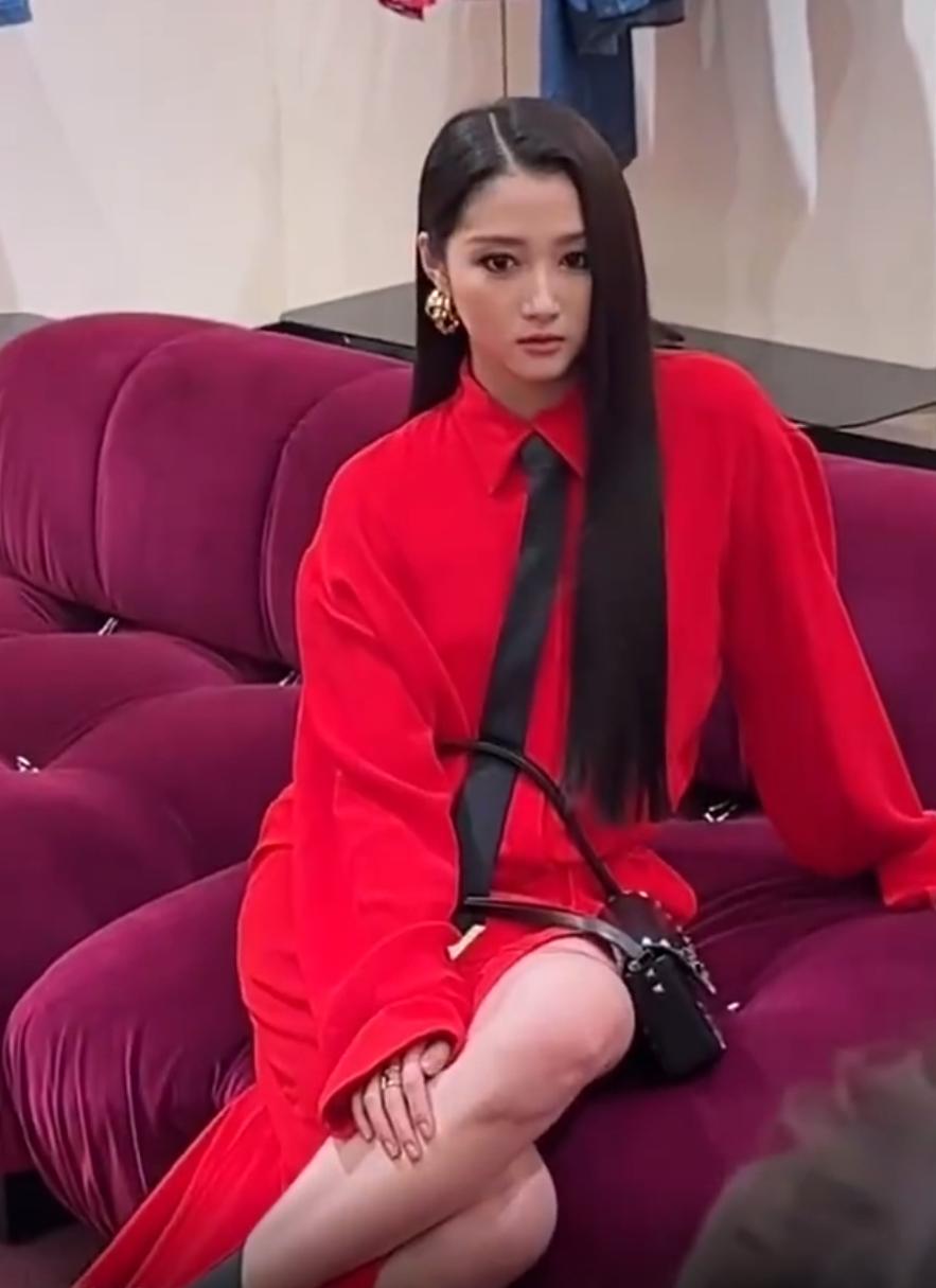 In this event in Shanghai, Xi Mengyao lost "bamboo pole legs", Yang Yang bumped into Aaron Yan ...