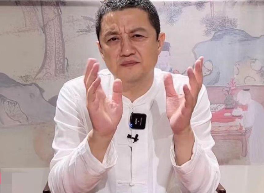 After Andy Lau's live broadcast closed the reward, 50-year-old Li ...
