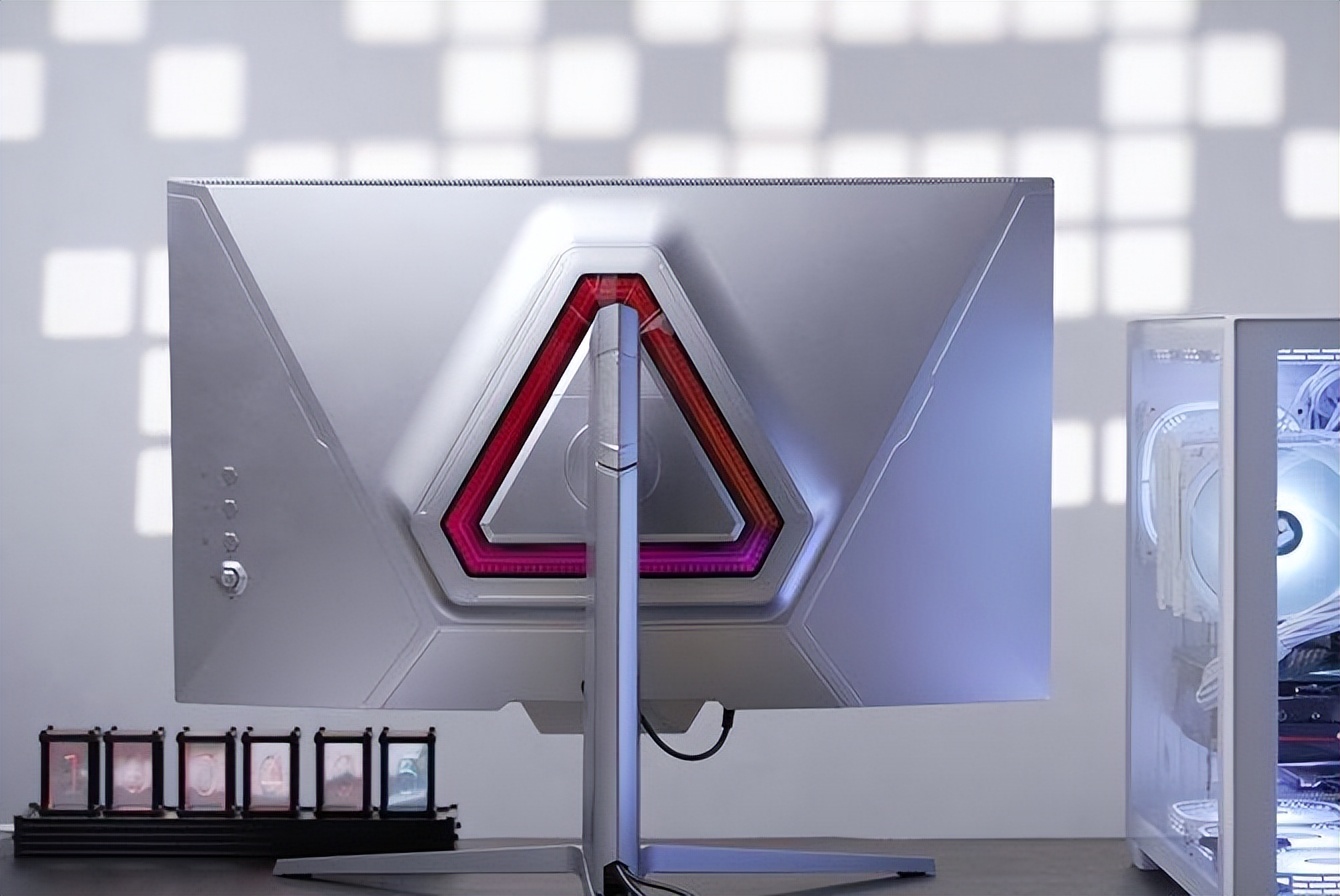 The Red Devils' first e-sports monitor is full in all directions, so ...