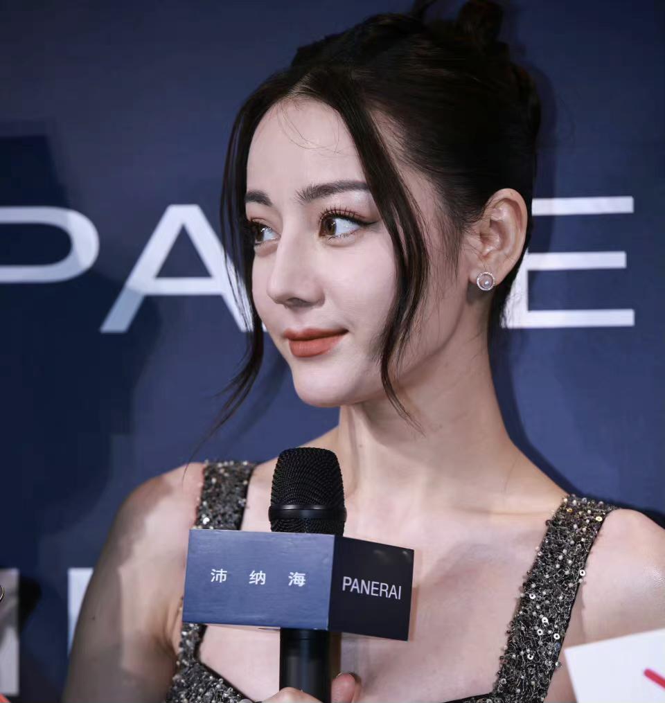 Luhan Guan Xiaotong, Di Lieba, Yu Shuxin, Huang Jingyu, Wang Shiling - iNEWS