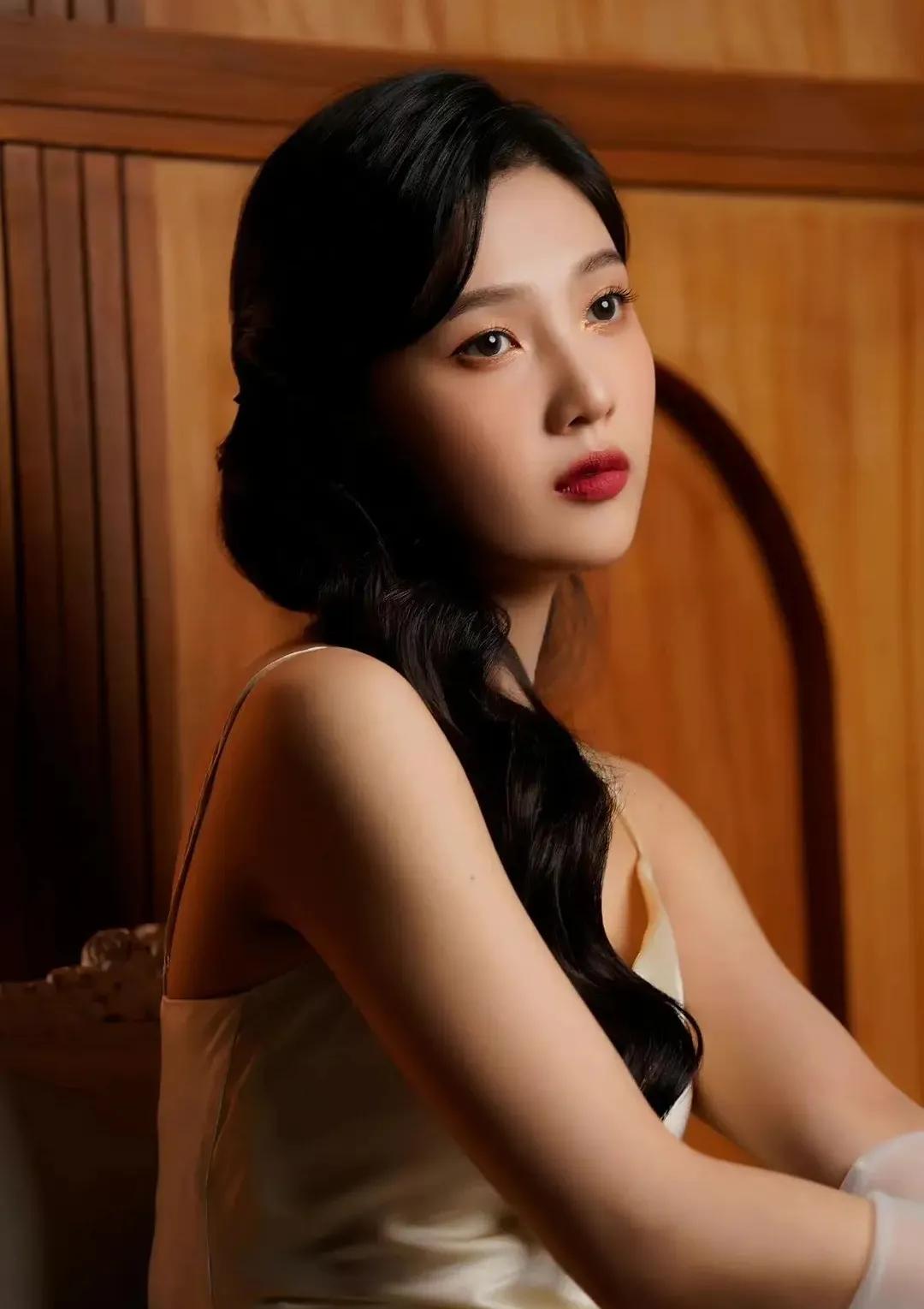 Korean female singer Park Soo-young - iMedia