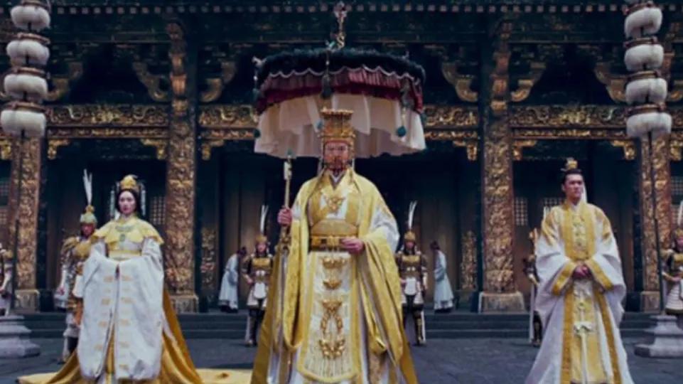 The 62-year-old Fei Xiang starred in the shopping mall to show off his ...