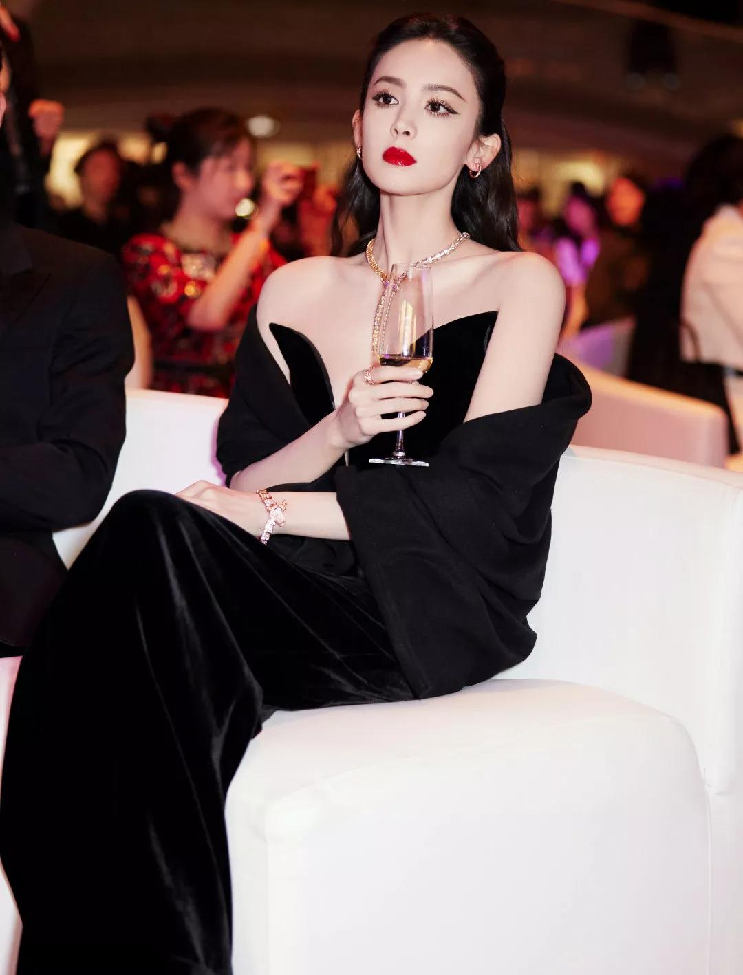 Nazha, Ni Ni, Song Jia, Shu Qi and Wen Qi appreciate beauties - iMedia