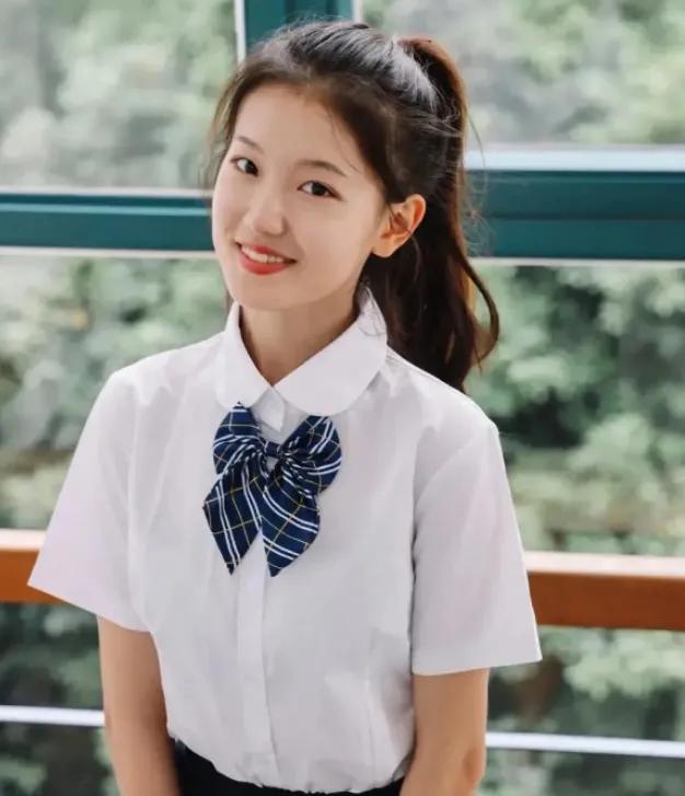 Meng Yutong: I am the 22-year-old girl selected by Dong Mingzhu - iNEWS