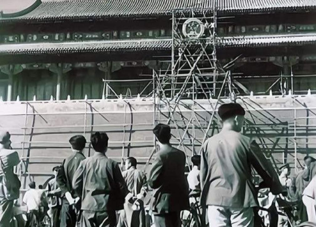 In 1969, Tiananmen Square disappeared overnight, and then mysterious ...