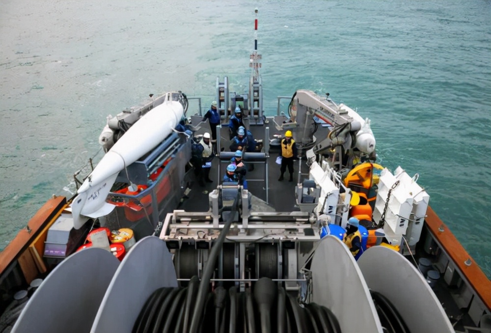 American Equipment Journal - Avenger-class minesweepers - iNEWS
