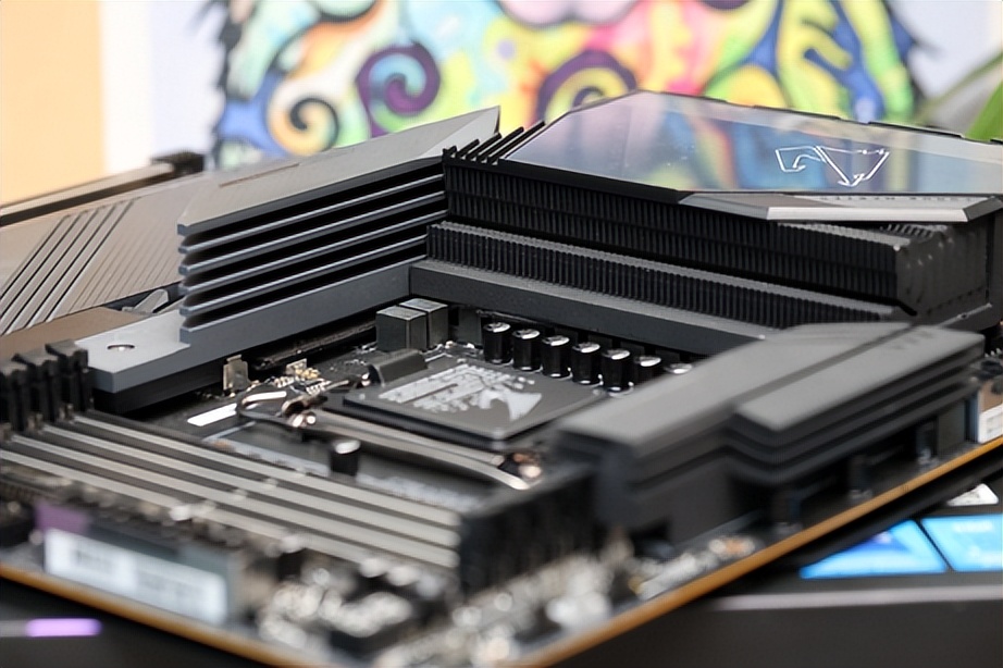 One-click boost frequency to 6G, Gigabyte Super Eagle Z790 AORUS MASTER ...