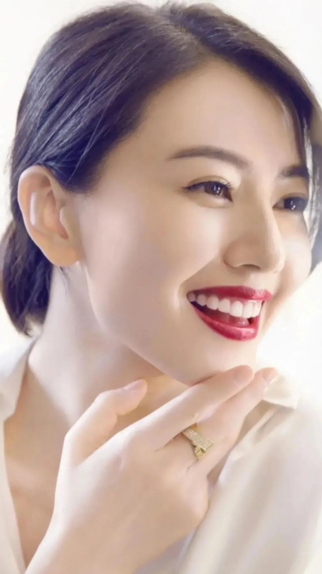 Gao Yuanyuan Exquisite Atlas on April 30, 2023 - iMedia