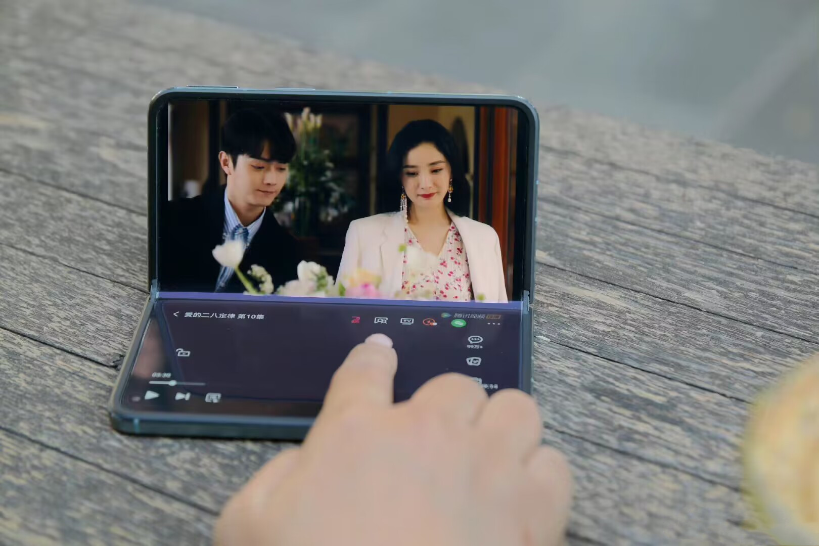 Folding screen mobile phones usher in a "shuffle": Huawei ranks second ...