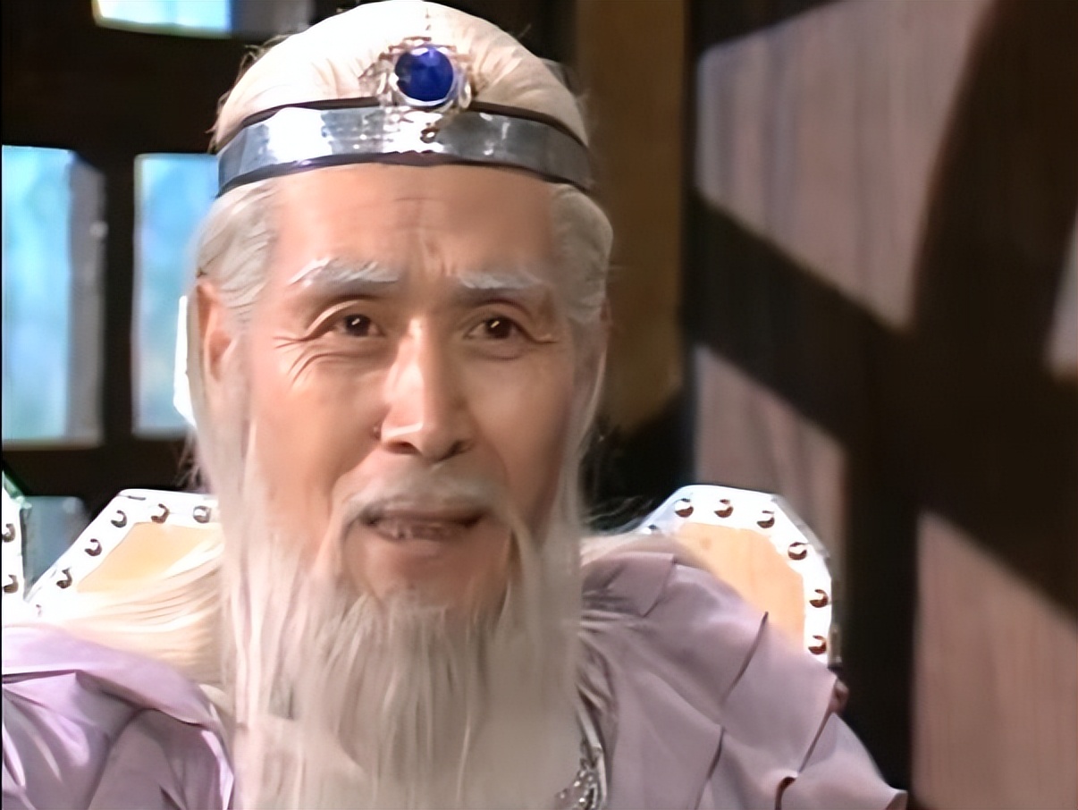 My favorite version of Gods of Honor is performed by Lan Tianye, Fu ...