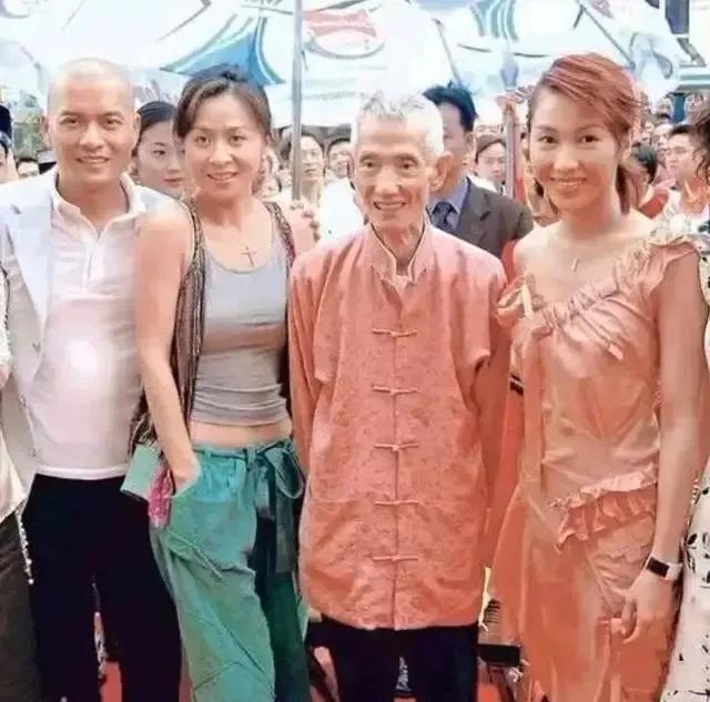 The strange man "Chen Bo" kept the three generations of Li Ka-shing ...
