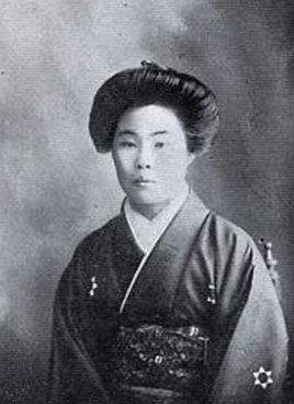 "The Ring of Midnight" actually has a prototype!Sadako and mother are ...