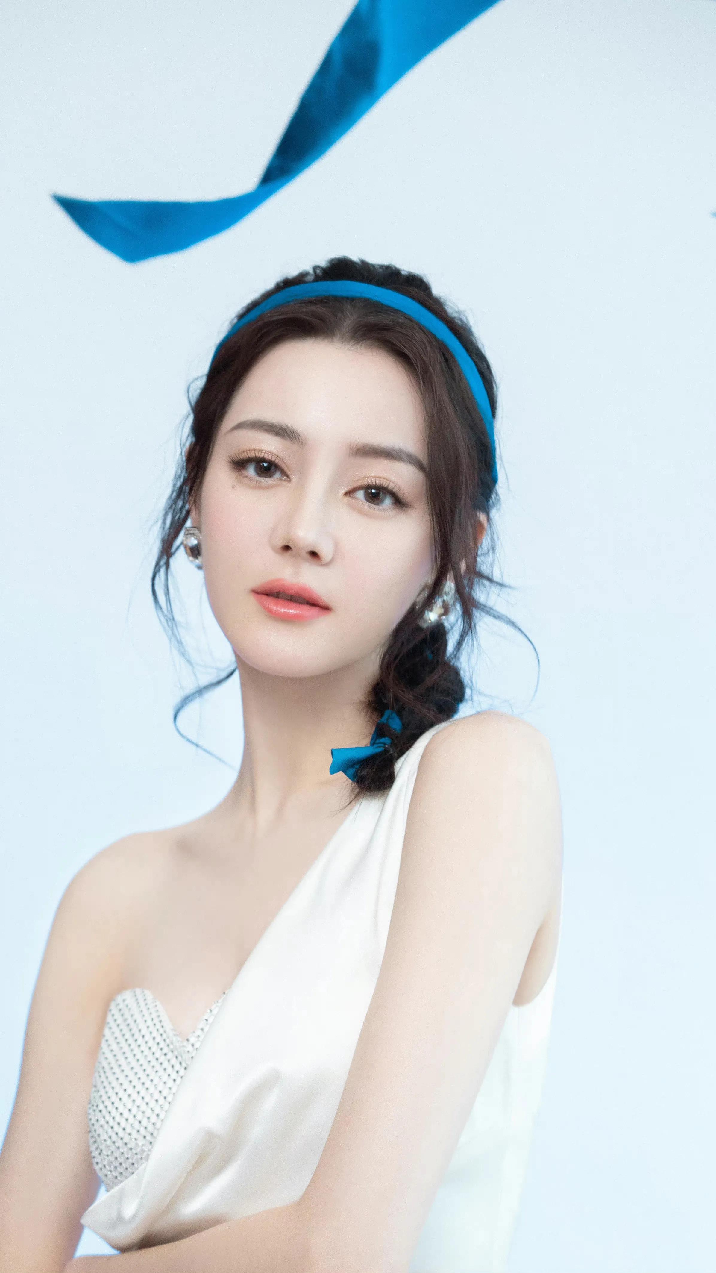 Dilireba's beautiful wallpaper (3) - iNEWS