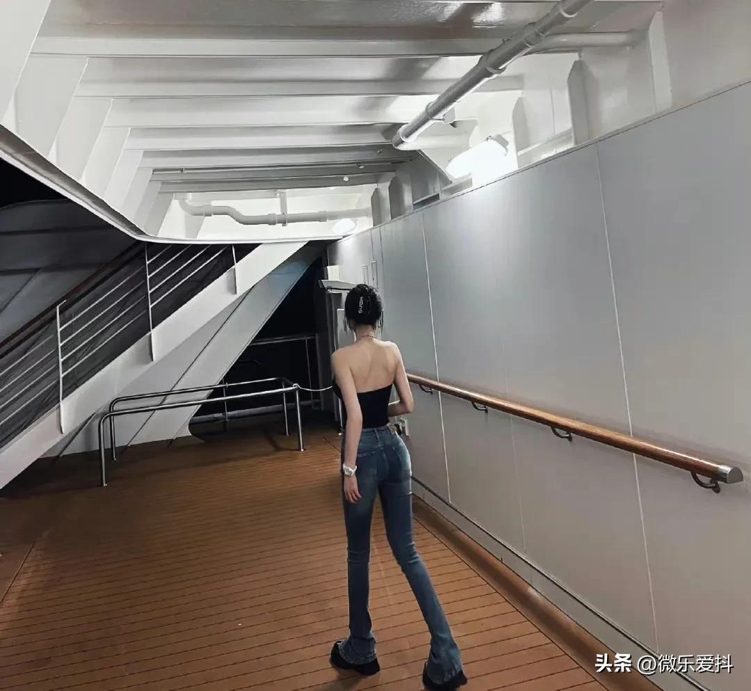 The king's new hero Haiyue's "glass feet", neither bare feet nor socks ...