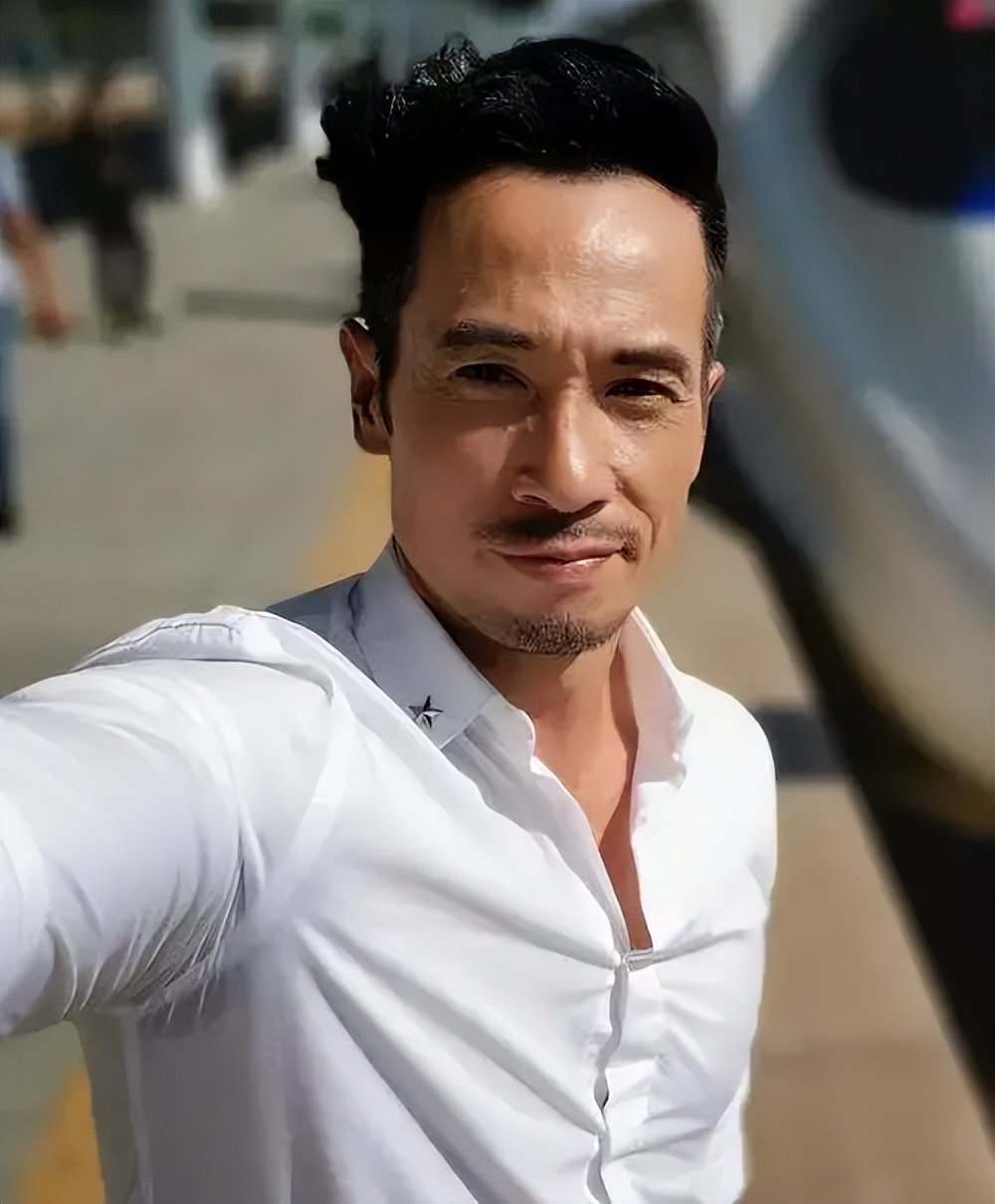 The king of TVB's money-absorbing is fought openly and secretly by two TVB kings, and they both ...