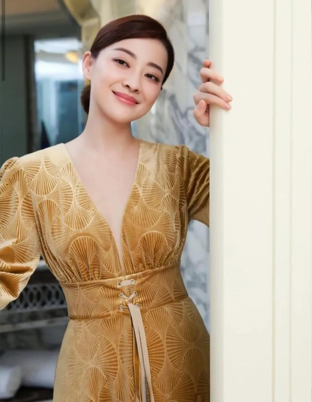 Mei Ting's sexy and charming chest is compelling Mei Ting's photo - iMedia