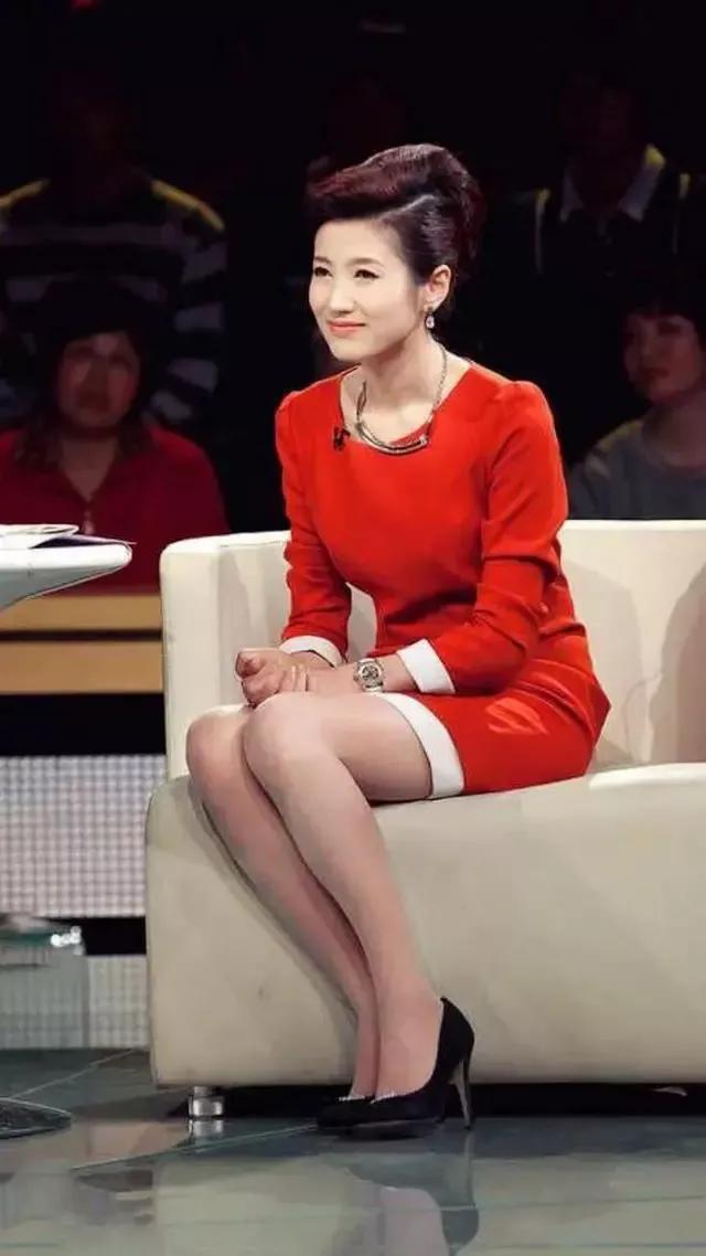 Chun Ni, host of Beijing TV - iNEWS