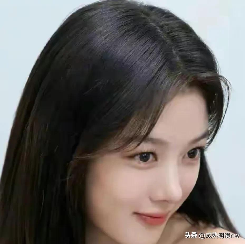 Elegant and sweet, fresh and smart, Kim Yoo-jung with outstanding ...