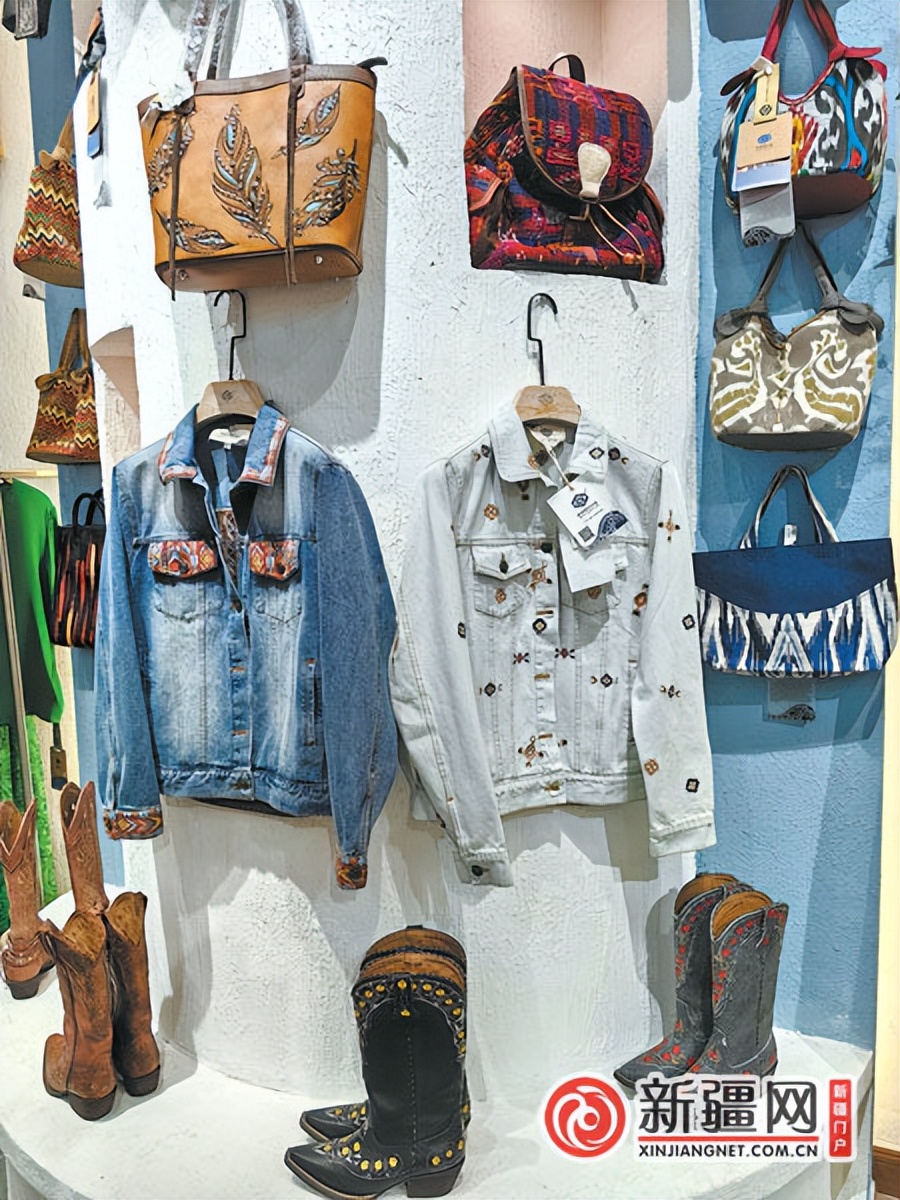 Cutting silk road neon clothes to show Xinjiang fashion - iMedia