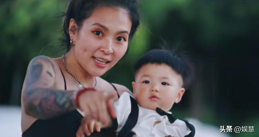 Bi Xia's son celebrates his first birthday, Zhang Hengyuan's mother ...