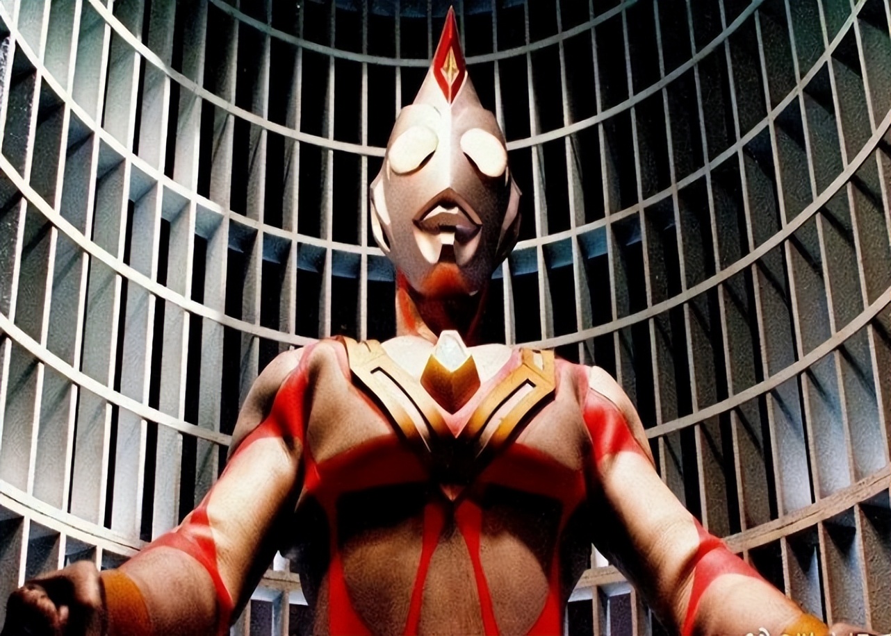 "Ultraman" reproduces the setting of God, and the little golden man ...
