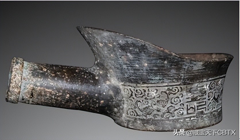 The iron was a tool for ironing clothes in ancient times, and it was ...