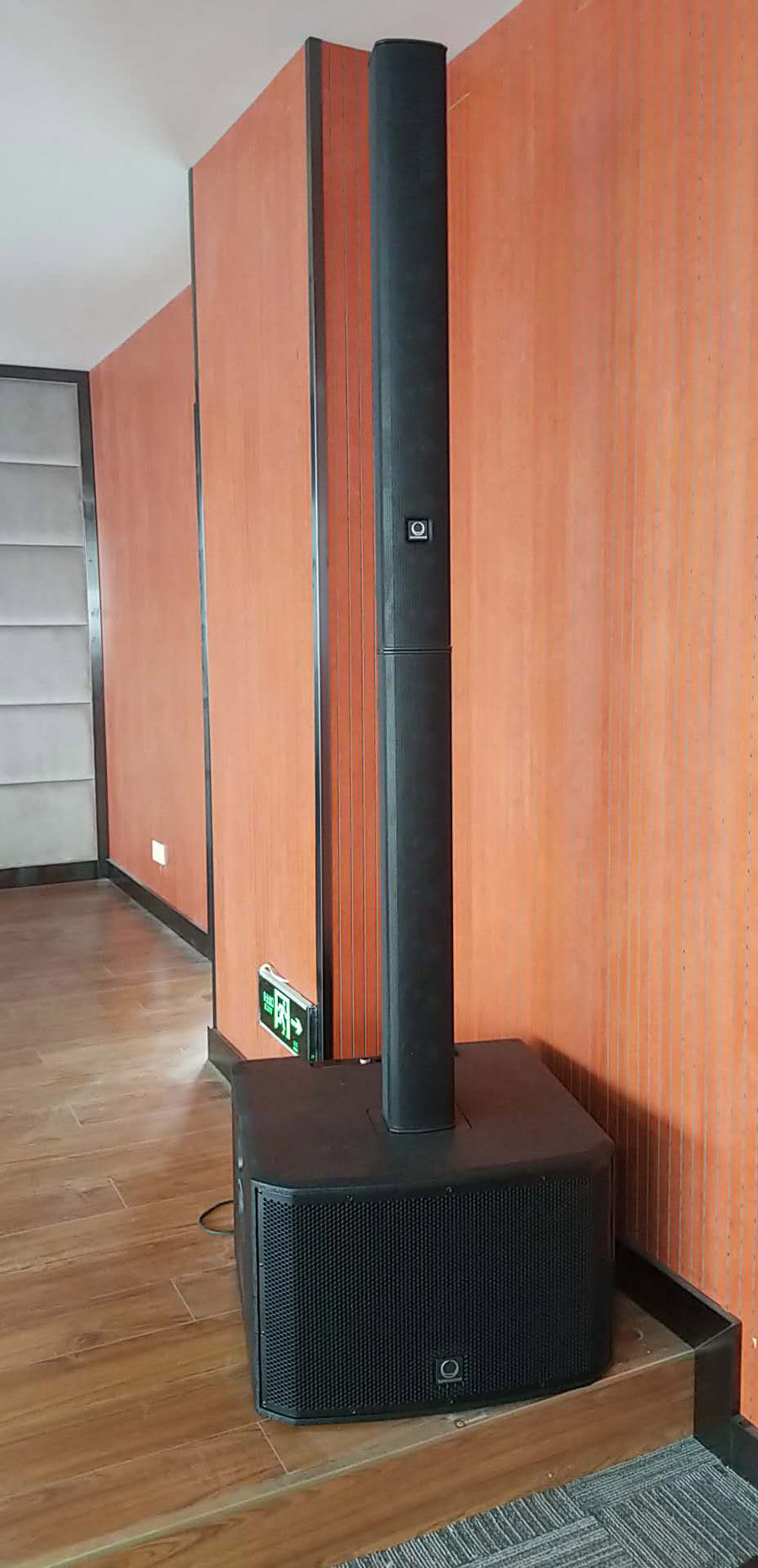 Turbosound TLX84 left and right channel full-range line array sound ...