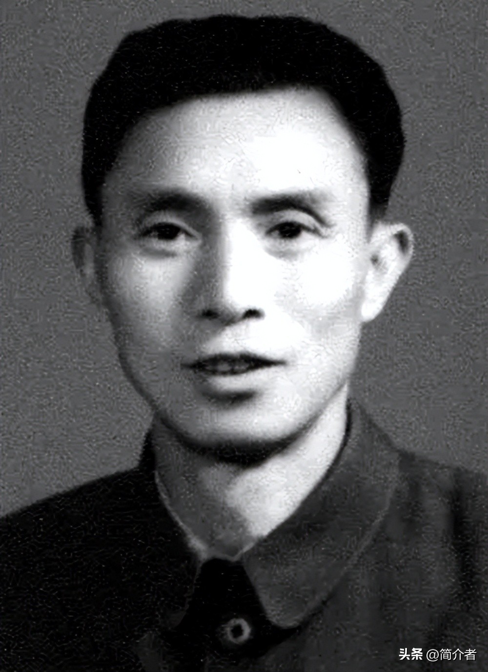 He Shanyuan, the first political commissar of the 126th Division of the ...
