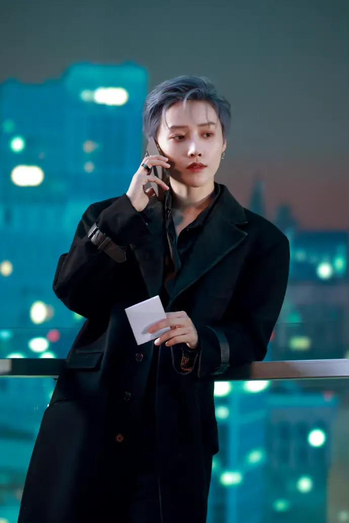 Liu Yuxin's cross-dimensional popping hip-hop show - iNEWS