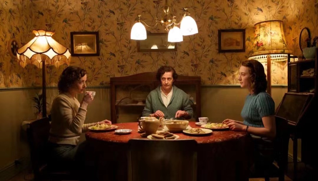 What is the purpose of the multiple freeze-frame images of Alice in the ...