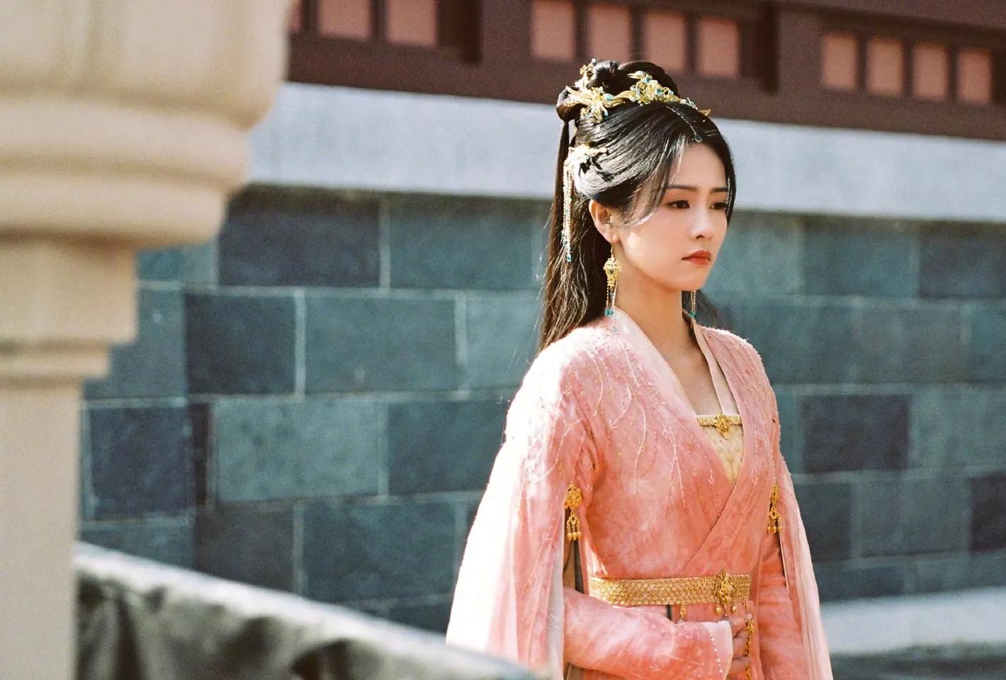 From internet celebrity Bai Mengyan to "new first-line flower" Bai Lu ...