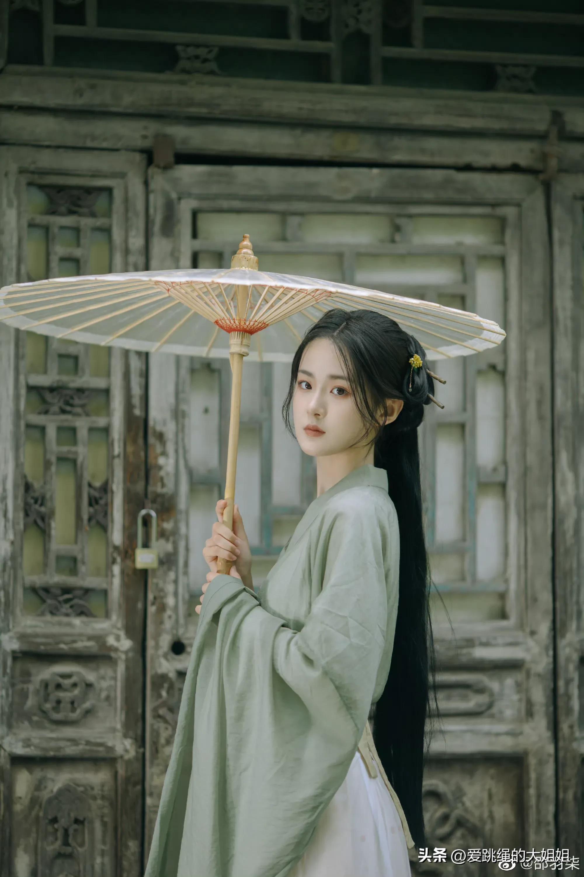 The most beautiful stewardess Li Yuheng, and the newcomer Shao Yuqi is ...