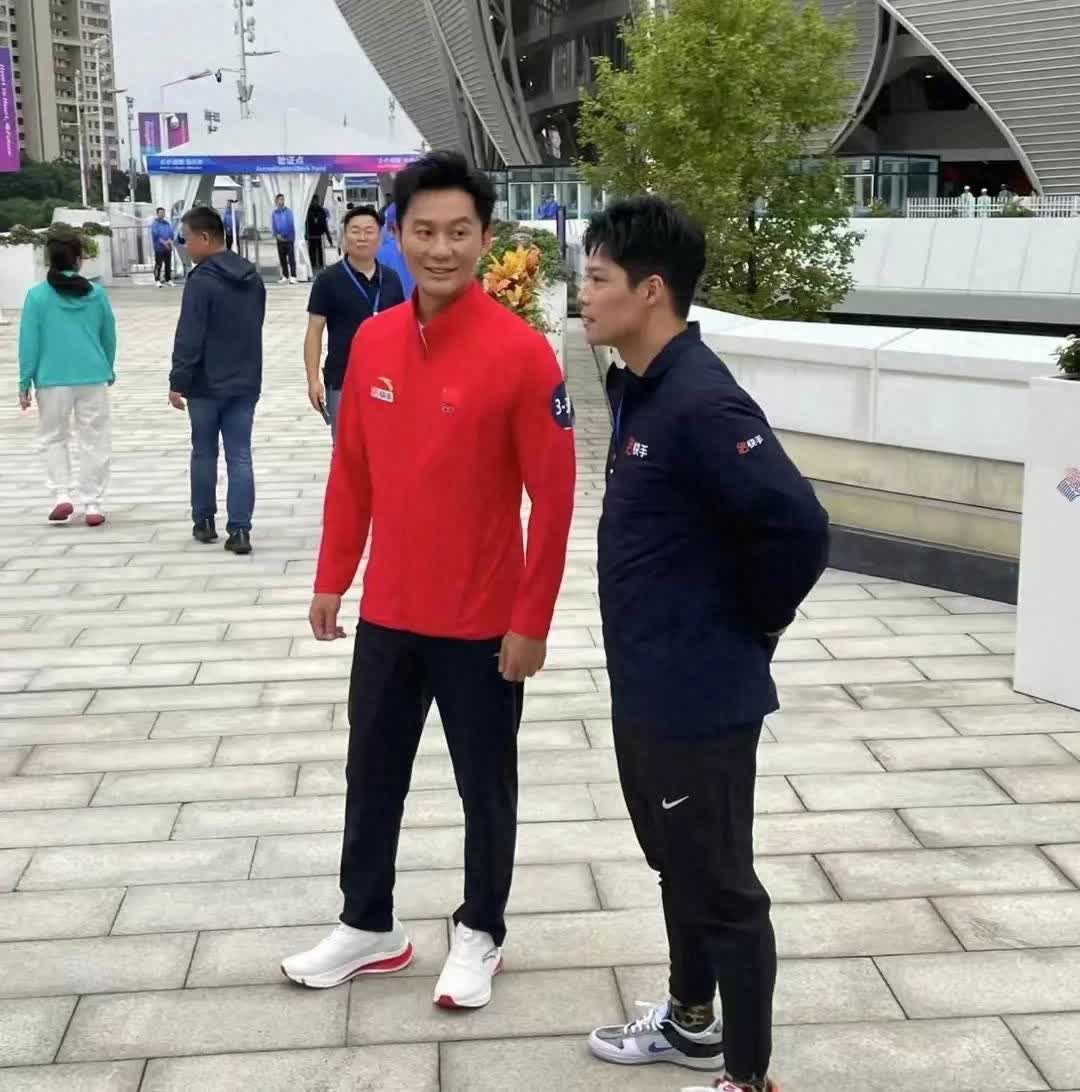 Kang Hui and Liu Xin were moved, He Youjun was happy, and Guo Jingjing ...