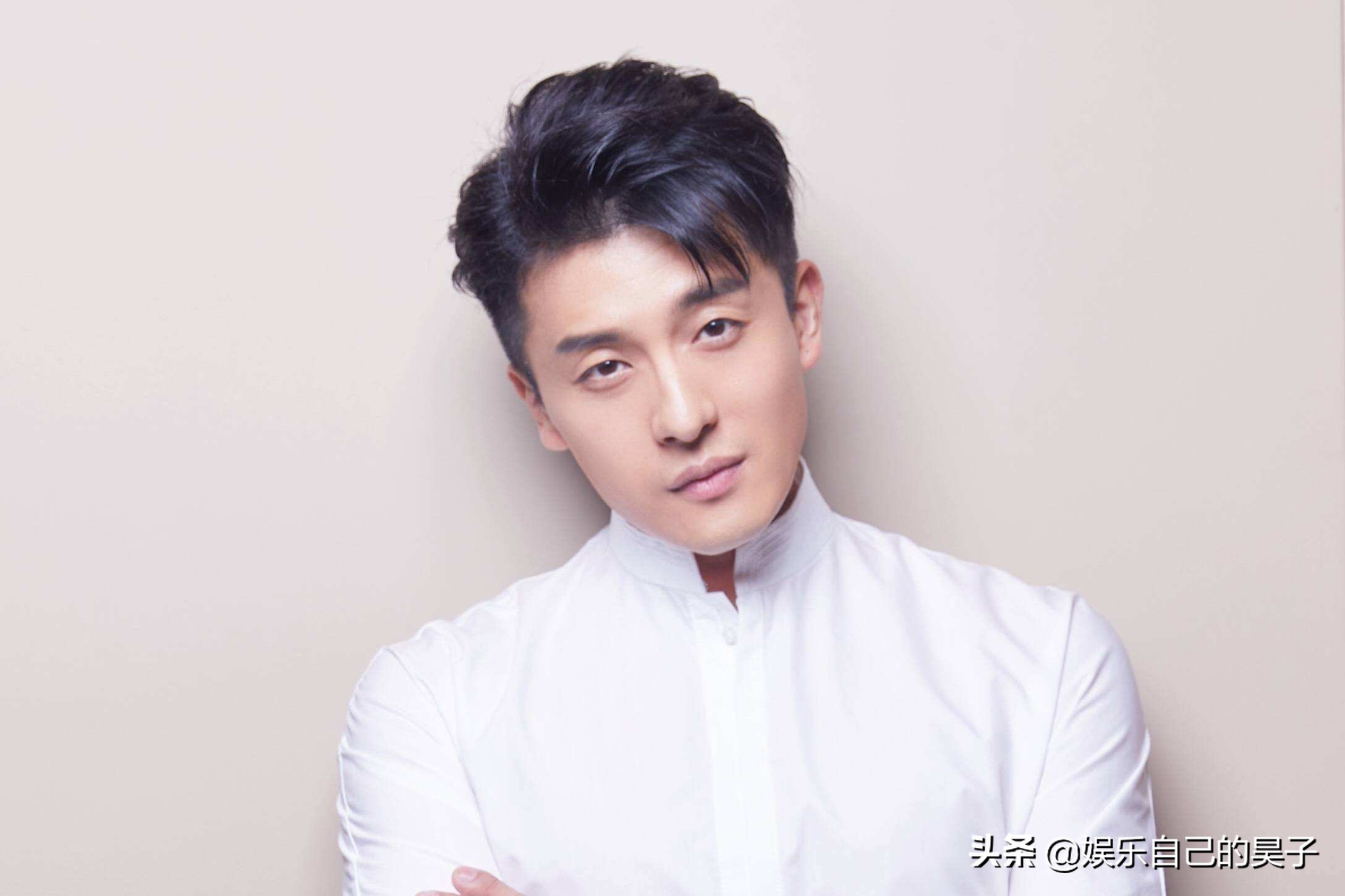 Who are the entertainment "top ten handsome and handsome stars" born in ...