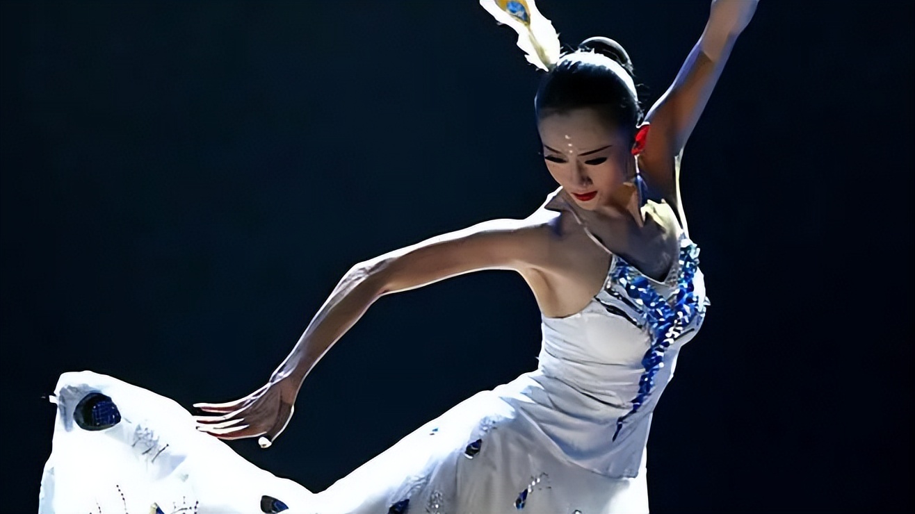 How do you view Yang Liping's large-scale dance? Many people ...