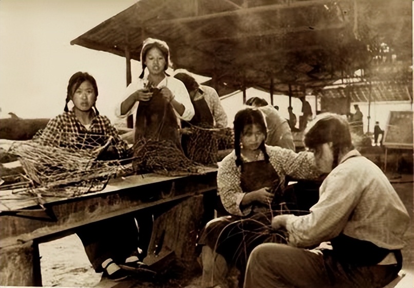 Treasure the three-line story in your heart - iNEWS