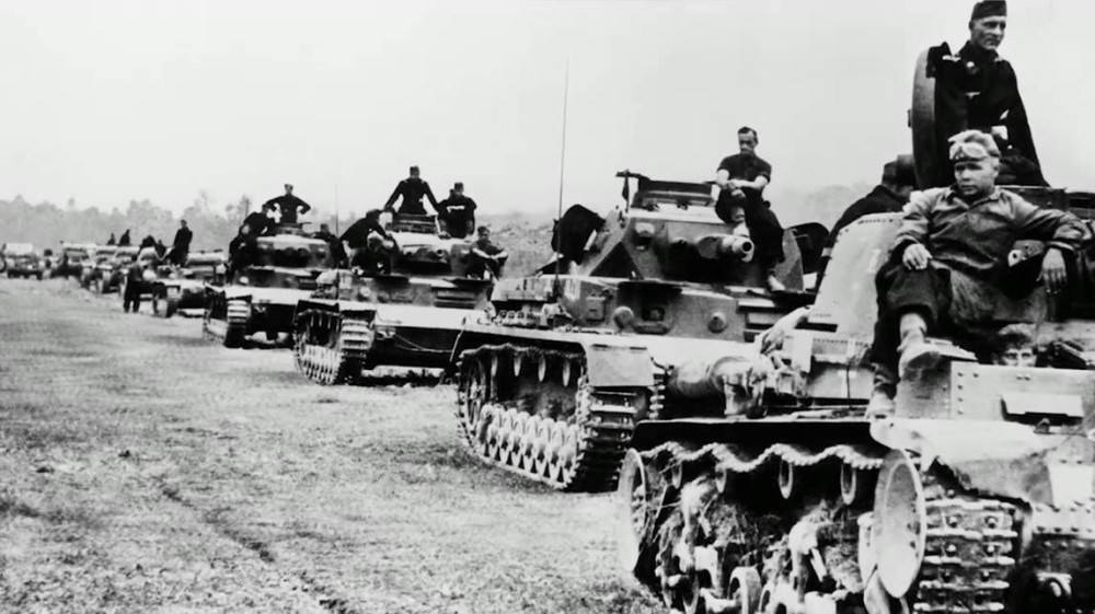 The German blue plan, why is Army Group South divided into Army Groups ...