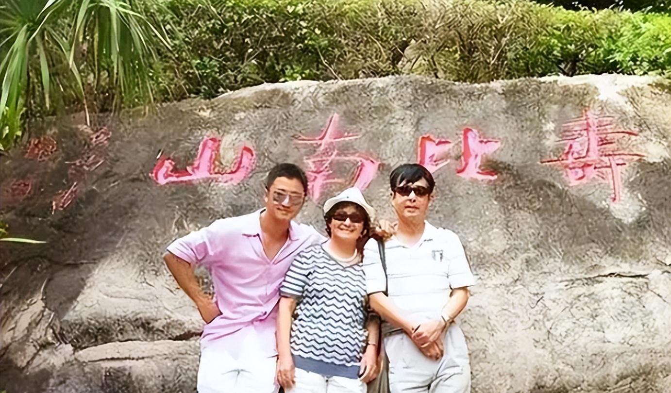 He lied to us for 49 years. It turns out that he is Wu Jing's father ...