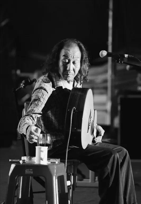 It turns out that these 10 singers have passed away, no wonder they ...